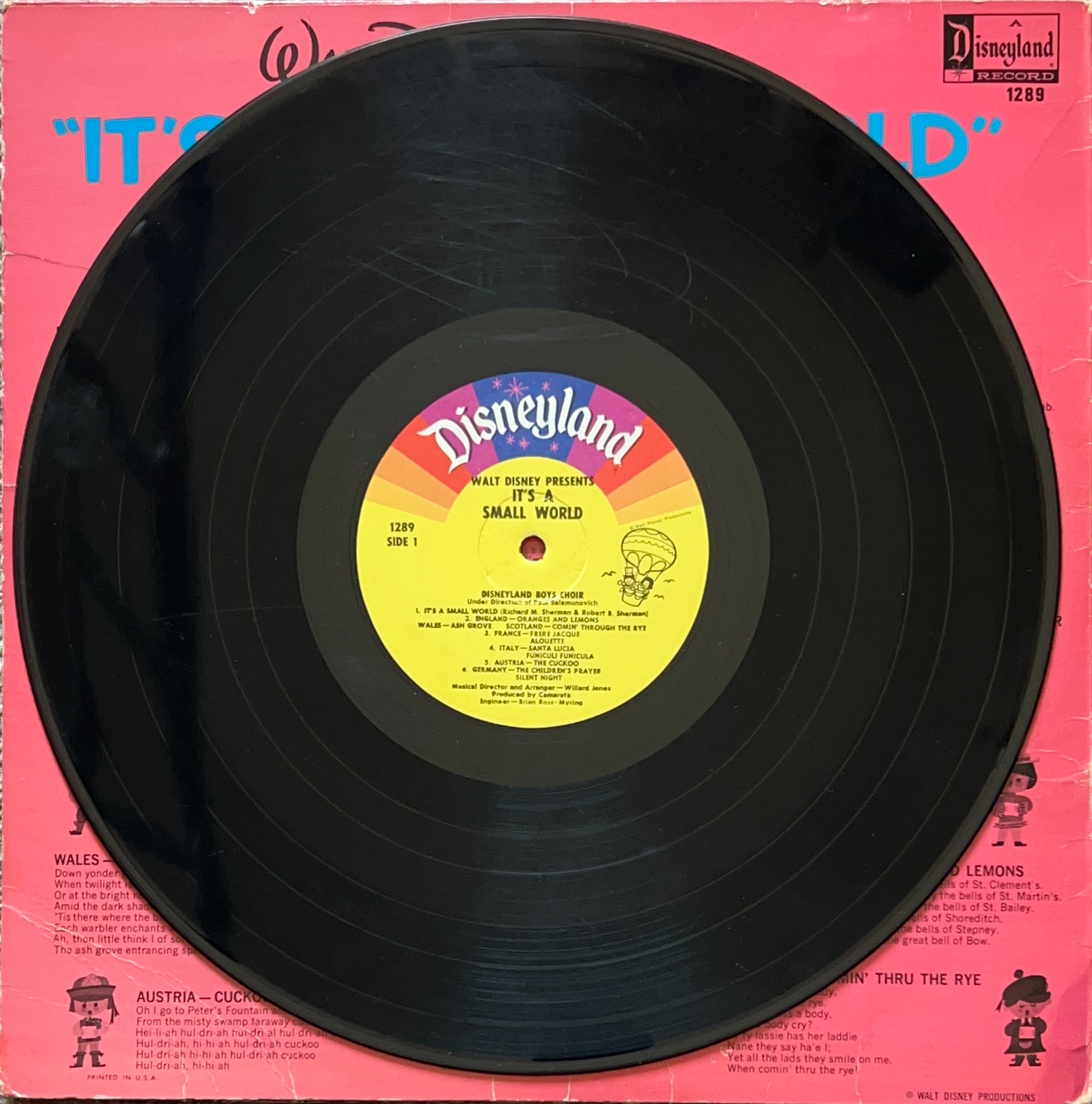 IT'S A SMALL WORLD FAVORITE FORK SONGS [LP] - DISNEY BOYS CHOIR - bar ...